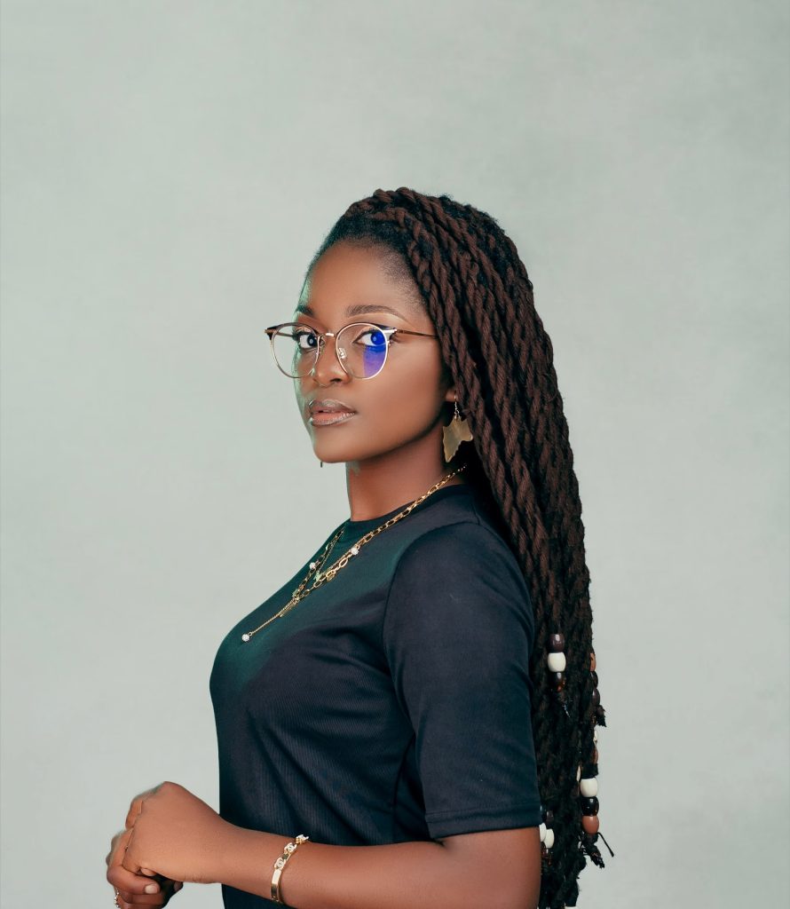 Goma : Gloria Bash chante « Cascadeur » - La Prunelle RDC